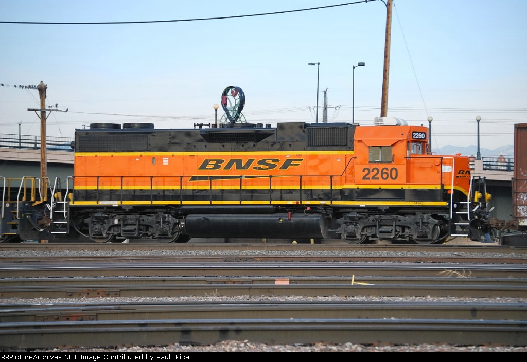 BNSF 2260